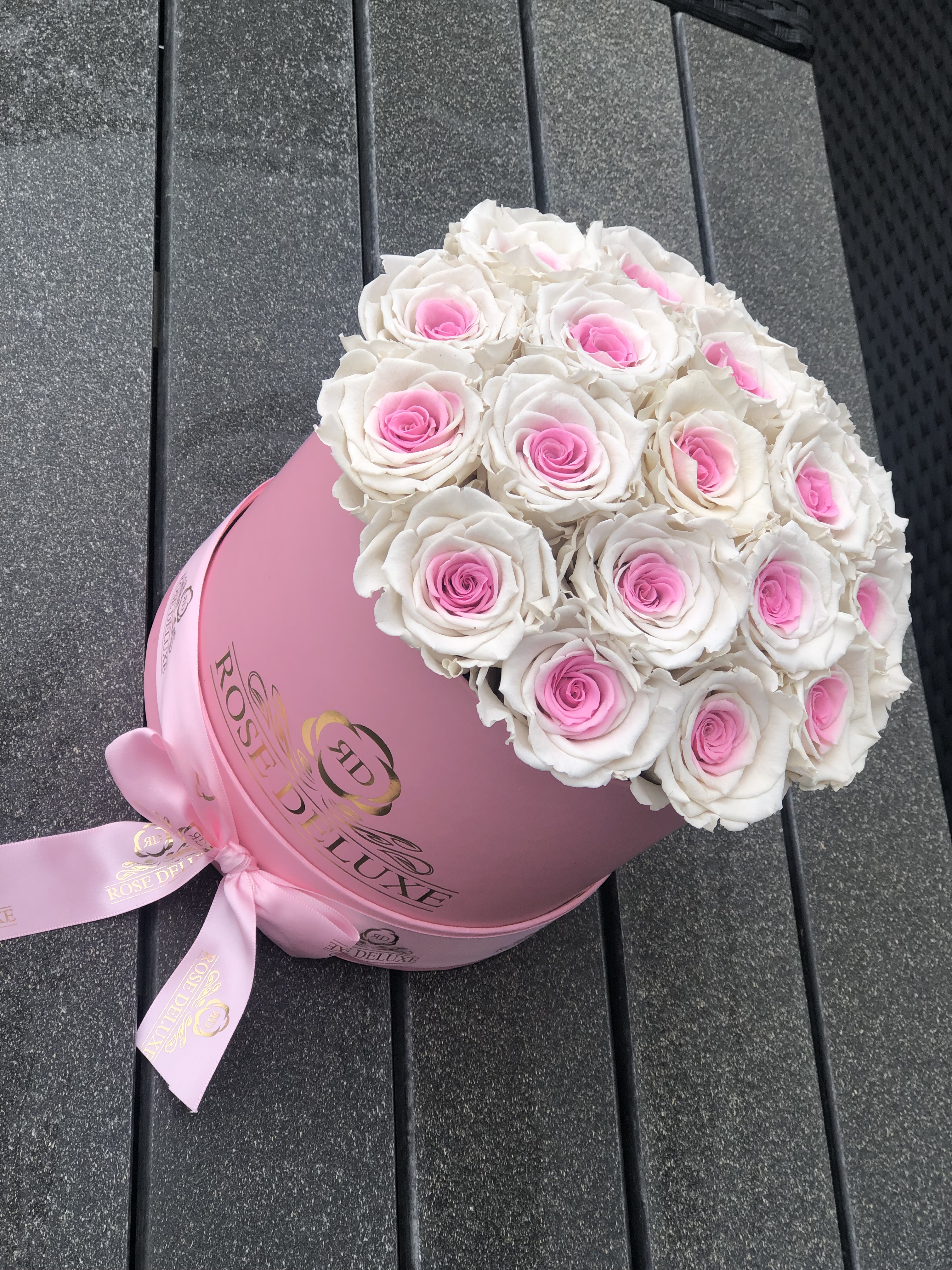 RD MEDIUM ROUND DOME SHAPE BOX – Rose Deluxe