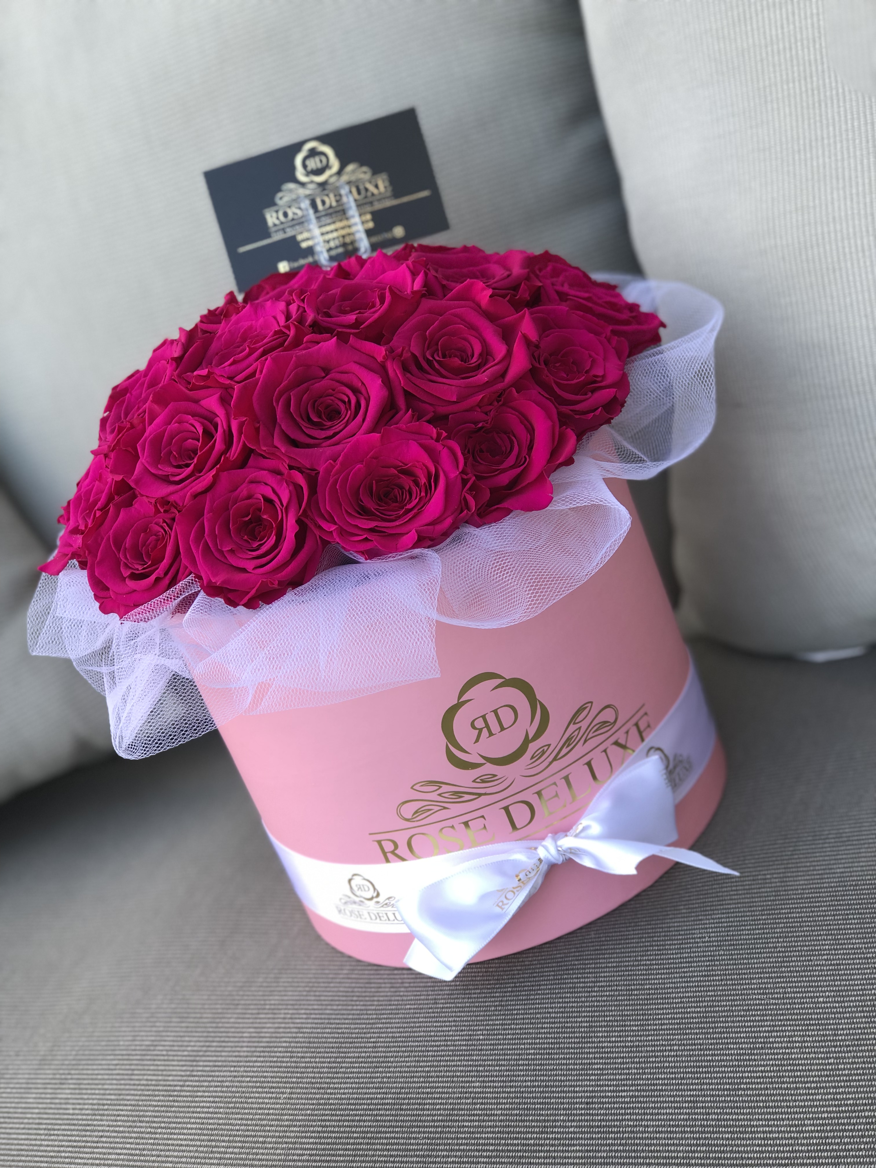 RD MEDIUM ROUND DOME SHAPE BOX – Rose Deluxe