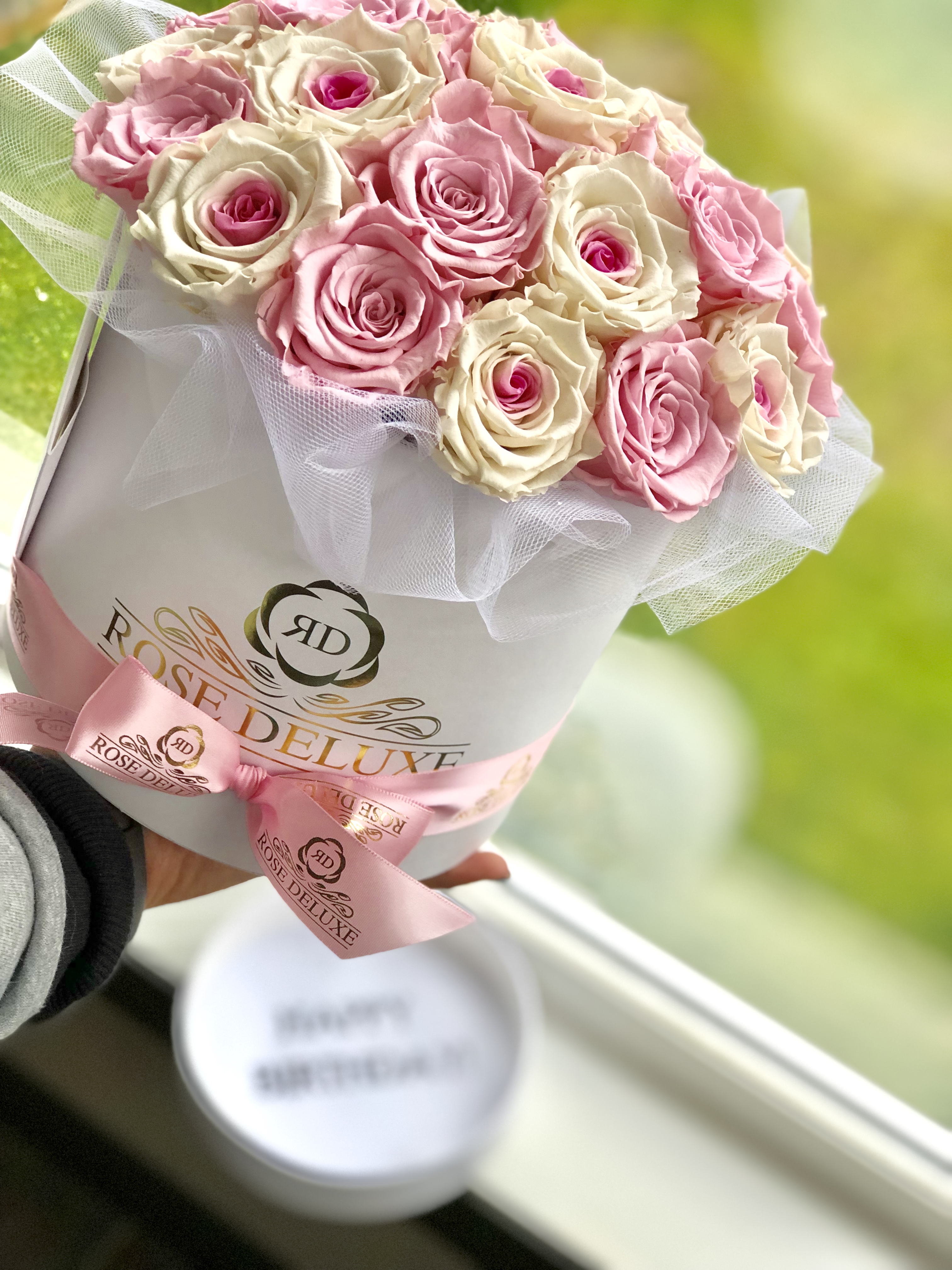 RD MEDIUM ROUND DOME SHAPE BOX – Rose Deluxe